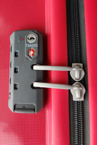 Bezpieczny bagaż, czyli co to jest zamek TSA - poradnik - Follow me!